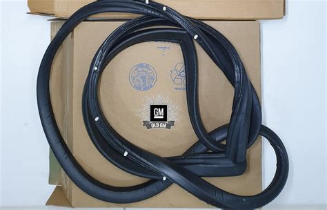 Oem 77 90 B Body Lh Rear Door Weatherstrip Old Gm