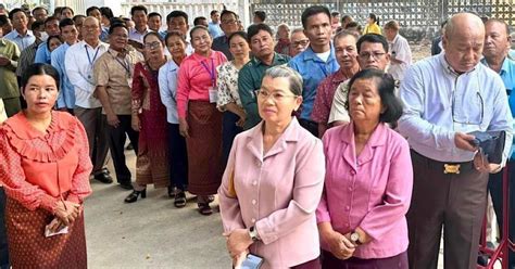 សម្ដេចកិត្តិសង្គហបណ្ឌិត ម៉ែន សំអន អញ្ជើញចូលរួមបោះឆ្នោតជ្រើសតាំងសមាជិកព្រឹទ្ធសភានីតិកាលទី៥