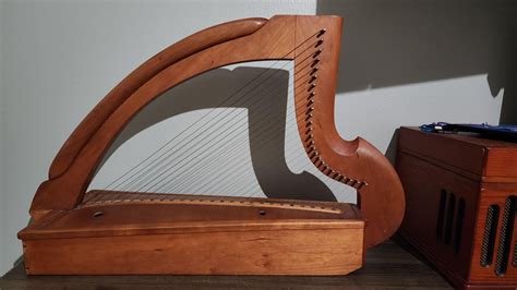 I Need Help Identifying This Harp I Believe It To Be A Celtic Harp But My Resources Say