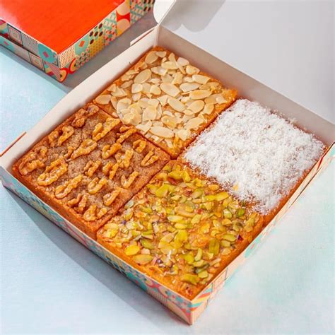 Sqaure And Round Basbousa Egyptian Semolina Cake Packaging Type Box At