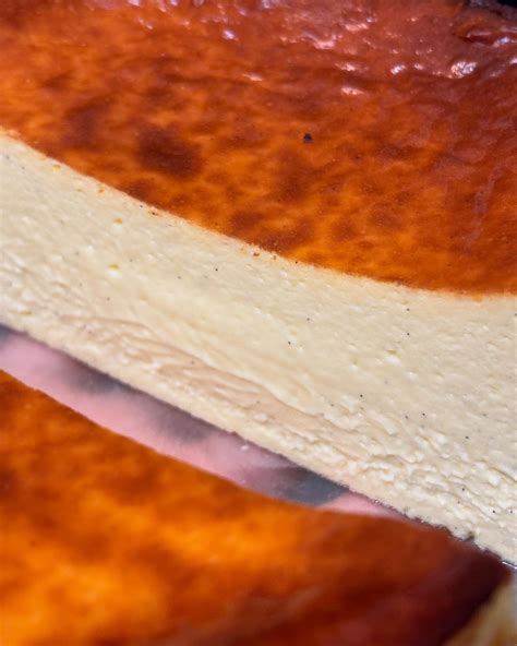 헤브론 딸기케이크 여수카페 죽림카페 여수디저트카페 여수답례품 제대로 준비한 바치케 브륄레 느끼하지 않게 적절한 산미있는 바치케에 달달한 브륄레