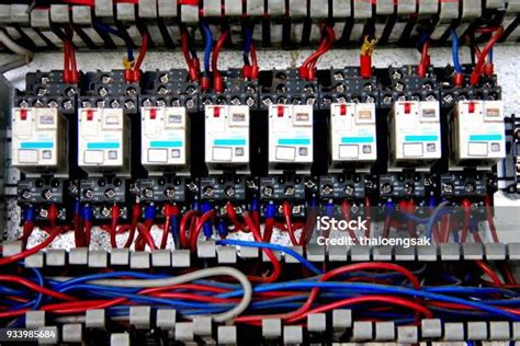 전기 배선 회로 Breakersboxcontrol 패널 퓨즈 레일 낮은 전압 미터 전류 변압기 Relaysand와 다른 사람