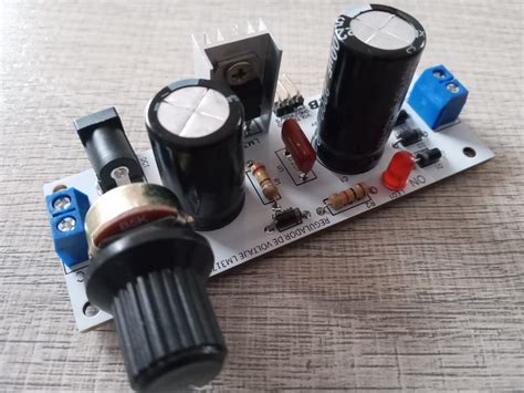 Fuente de alimentación Variable v v Details Hackaday io