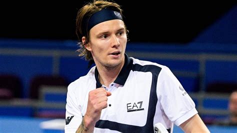 Bublik Salva 3 Mp Para Vencer A Shapovalov En Montpellier Atp Tour