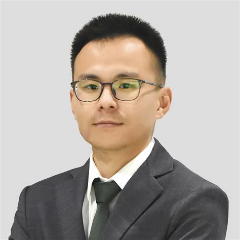 МЕНЕЖМЕНТИЙН БАГ Бичил Глобус