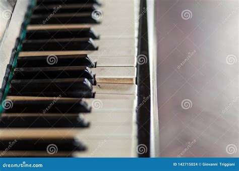 Close Up On Old Broken Piano Keyboard Vintage Instruments Stock Photo Image Of Acoustic