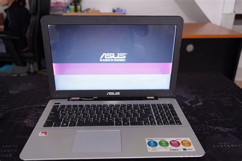 เปลี่ยนจอโน๊ตบุ๊ค Asus X555q 15 6 นิ้ว จอแตก จอร้าว จอเสีย จอเป็นเส้น สีเพี้ยน Freedomfix