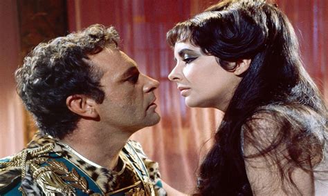 मौज मस्ती और सेक्स के लिए इस रानी ने बना रखा था पुरुषों का हरम Queen