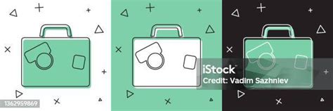 흰색과 녹색 검은 색 배경에 격리 된 여행 아이콘에 대한 가방을 설정합니다 여행 수하물 표지판 여행 수하물 아이콘 벡터 가능성에 대한 스톡 벡터 아트 및 기타 이미지