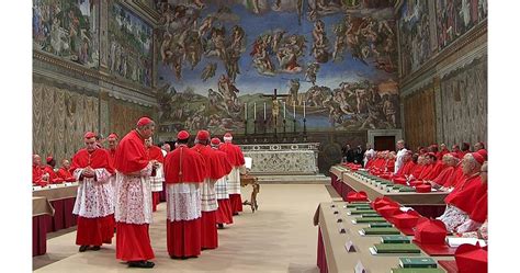 Кардиналите се събраха в Сикстинската капела почва изборът на папа галерия