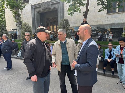 აკაკი გილოცავთ ოჯახის სიწმინდის დღეს ოჯახური ღირებულებები და ფასეულობები ჩვენი ერის სიძლიერის