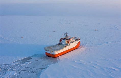 Экспедиция на новой ЛСП Северный полюс начала работу во льдах Арктики Техносфера Россия Дзен