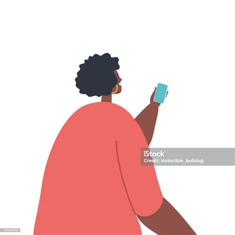 저널리스트 여성 캐릭터는 딕터폰 후면보기로 서 있습니다 여성 인터뷰 방문 기자 회견 또는 브리핑 등장인물에 대한 스톡 벡터 아트 및 기타 이미지 Istock