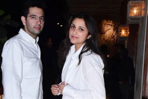 राघव चड्ढा संग अफेयर की ख़बरों पर परिणीति चोपड़ा ने तोड़ी चुप्पी जानिए आखिर क्या कह गईं