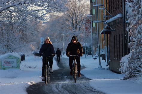 How To Keep Your Feet Warm When Cycling Through Winter Swinnerton Cycles Blog