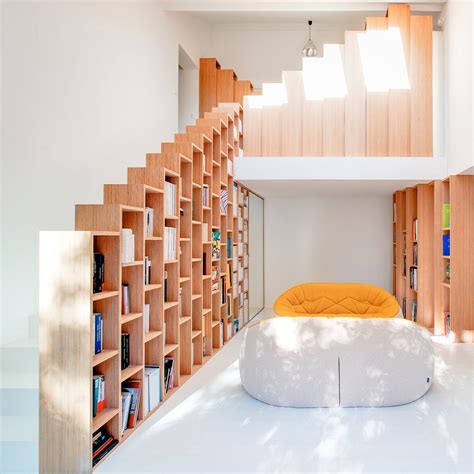 Bookshelf Staircases Archive