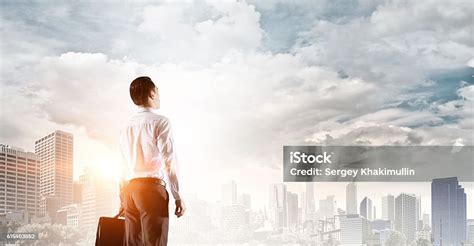 새로운 좋은 날에 직면 혼합 미디어 3차원 형태에 대한 스톡 사진 및 기타 이미지 3차원 형태 경영자 고층 건물 Istock