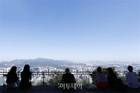 포토 파란 하늘아래 휴식 이미지 이투데이