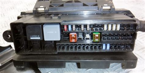 Предохранители Вольво V40 2012 2019 и реле с обозначением и схемами блоков