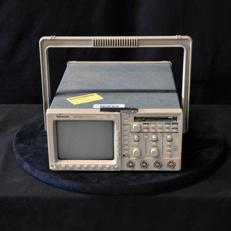 Tektronix Tds420a Oscilloscope