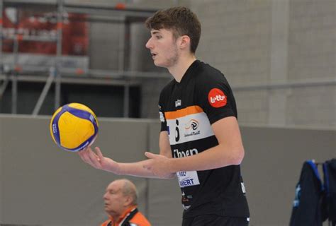 Robbe Van De Velde En Lindemans Aalst Ontvangen Leider Roeselare Voor Ons Moet Er Niets