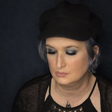 Vignette · Artist Profile