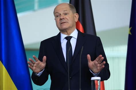 Шольц розповів чому надав дозвіл Україні бити німецькою зброєю по Росії Цензор НЕТ