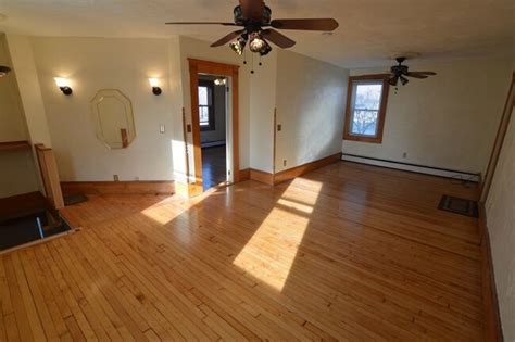 23 Wellman St Unit 2 Beverly Ma 01915 Room For Rent In Beverly Ma