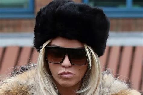 Katie Price Declared Bankrupt After Failing To Pay Off Spiralling Debt Manchester Evening News