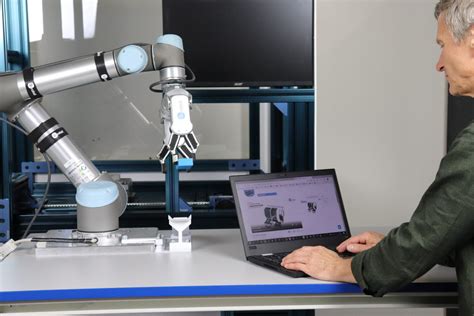 The Differences Between Industrial Robots And Collaborative Robots