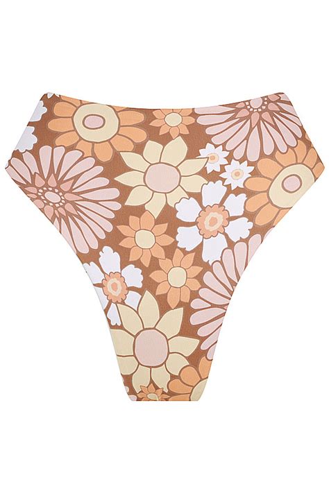 8 Hot Sexy C Kavala Bikini Pics