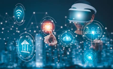 그래프 스크린에 Vr 안경 가상 터치스크린을 착용한 남자 미디어 화면의 아이콘 커뮤니케이션 및 마케팅 컨셉을 가진 기술 프로세스 시스템 비즈니스 빅데이터 Hr 휴먼 비즈니스