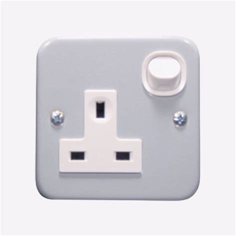 13a 1g Switch Socket Metal Clad Schneider Plaza Middle East