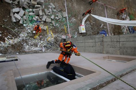 Хот дотор аврах эрэн хайх ажиллагааны дадлага сургууль эхэллээ