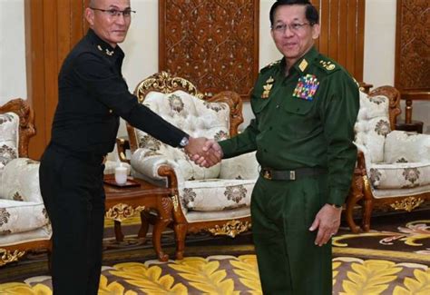 နိုင်ငံတော်စီမံအုပ်ချုပ်ရေးကောင်စီဥက္ကဋ္ဌ နိုင်ငံတော်ဝန်ကြီးချုပ် ဗိုလ်ချုပ်မှူးကြီး မင်းအောင်လ