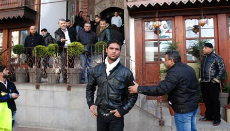 Братя и сестри цигани бият българи