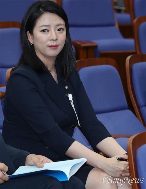 의총 참석한 배현진 오마이포토