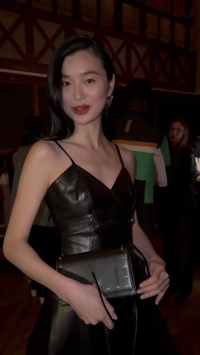 陈瑜亮相巴黎时装周mcqueen Youtube