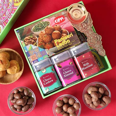 Send Diwali Kapoor Aarti N Sweet Treats Singapore T Online Rs2505