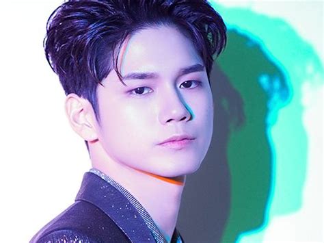 Hot Sexy Ong Seong Wu Bikini Pics