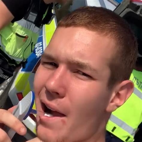 Дълъг епизод с полицая Тодор Панайотов от ру гр Камено които “прелита канавки влиза в