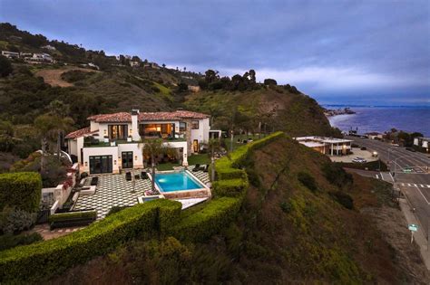 Were Minorly Ok Majorly Obsessed With This Malibu Estate Once Home