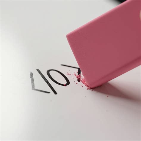 Robust Algorithm Optimizes Combinatorial Problems Despite Control Input Errors