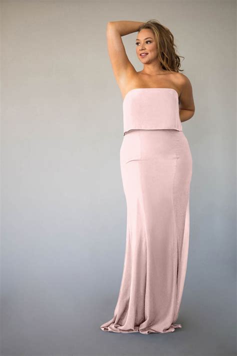 Mia Dress Try On Size 18