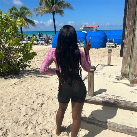 W A Y S N4niyaaaa On Threads W A Y S N4niyaaaa On Threads