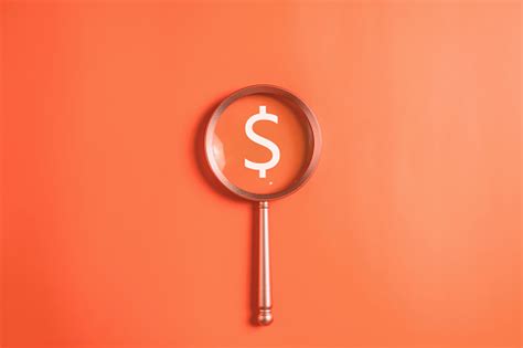 온라인 뱅킹 및 결제 디지털 마케팅을 통한 돋보기 금융 및 은행 네트워킹 온라인 쇼핑과 아이콘 기술과 비즈니스 온라인 뱅킹 개념