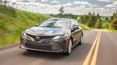 2018 Toyota Camry Xle Hybrid Road Trip Review A Case For High Mpg Sedans