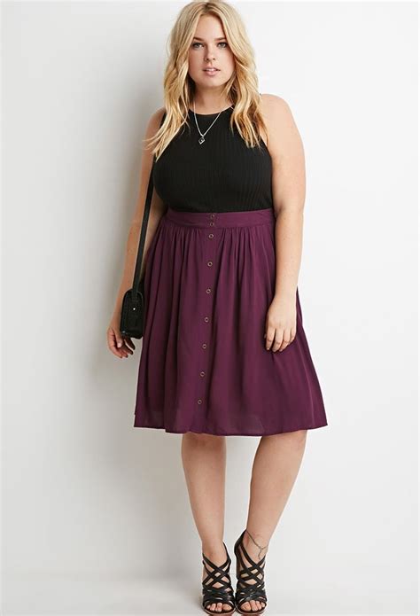 How To Wear A Plus Size Skirt With Buttons Curvyoutfits Com