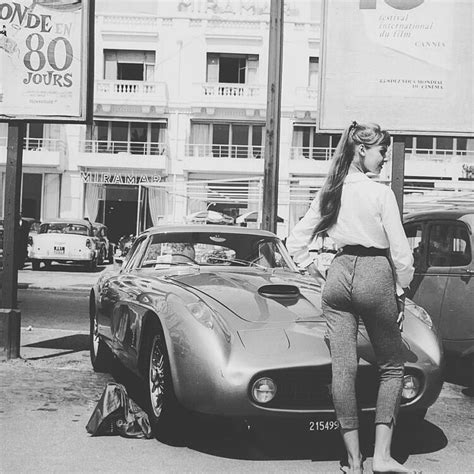 10 Hot Sexy Maya Weug Bikini Pics