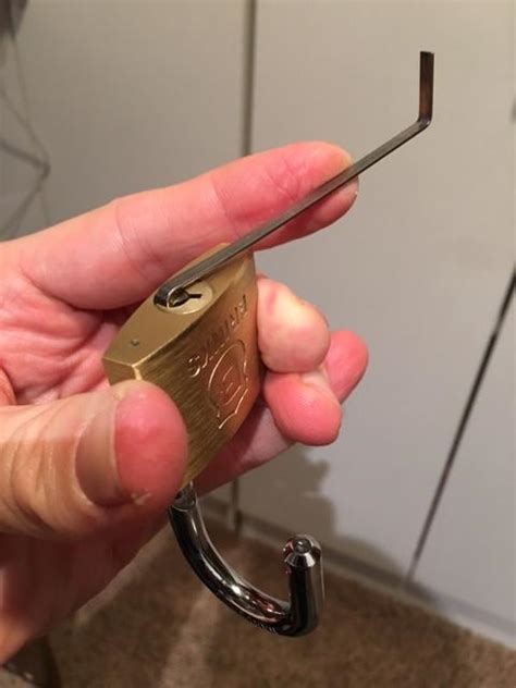 Brinks Brass R Lockpicking